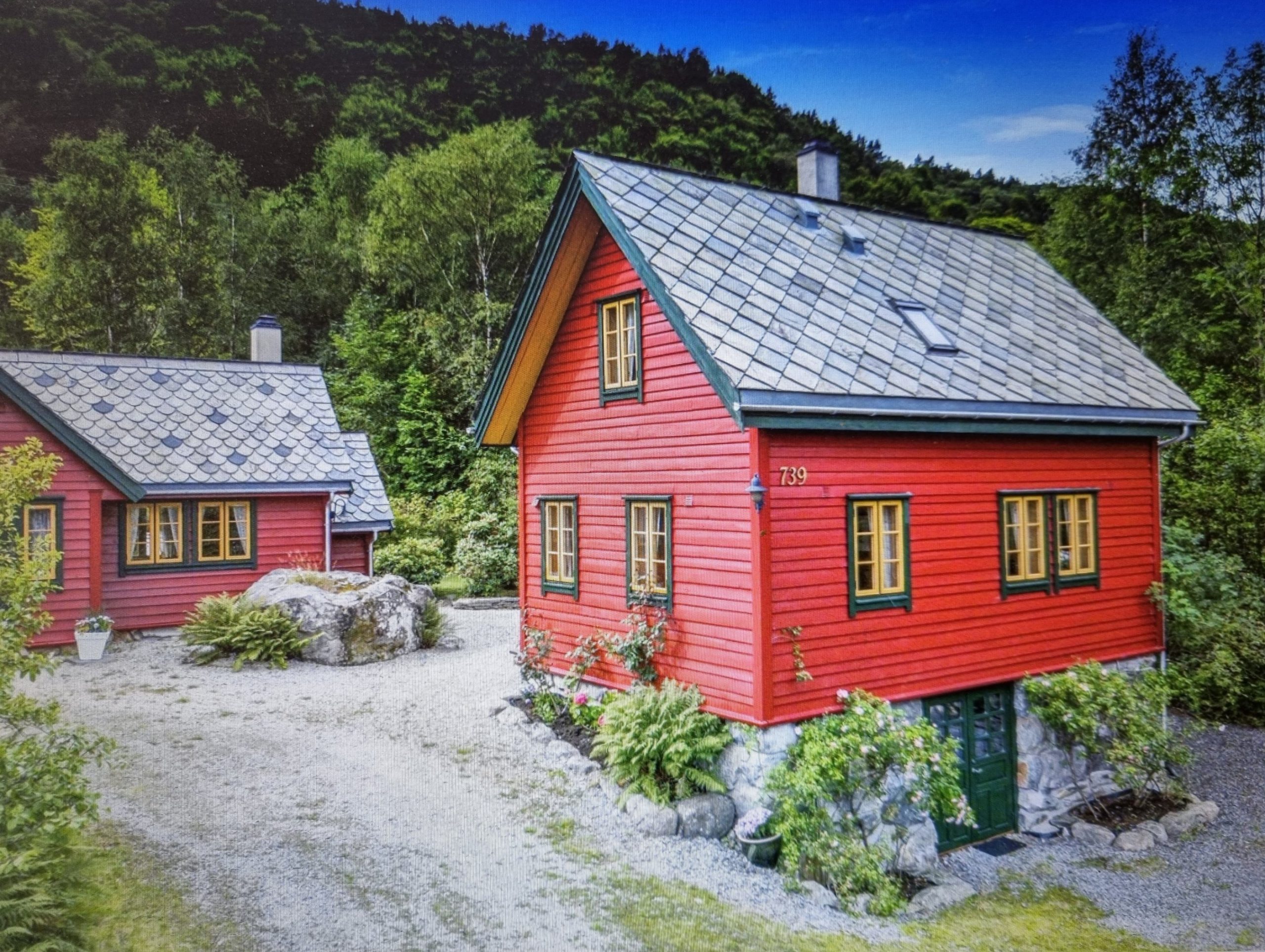 To fritidseigendomar ligg ute for sal i Uskedalen. - Uskedalen